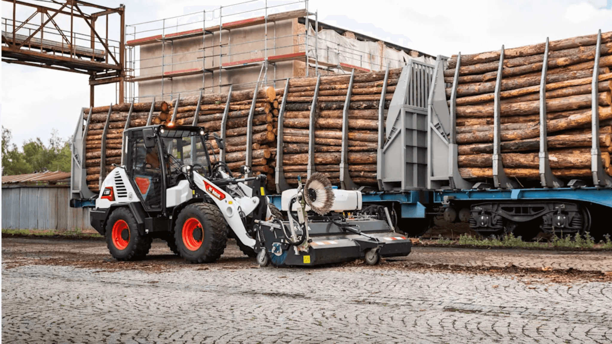 Bobcat's newest and most powerful L95 compact wheel loader - Under the ...