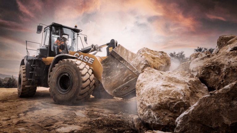 CASE 651G Wheel Loader with enhanced performance and operator comfort ...