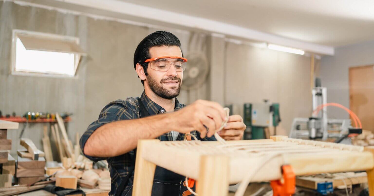 How to become a carpenter in the US: Steps, salary, and training